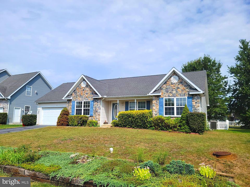 187 Bunting Ave, Martinsburg, WV 25405 | MLS #WVBE2022472 | Zillow