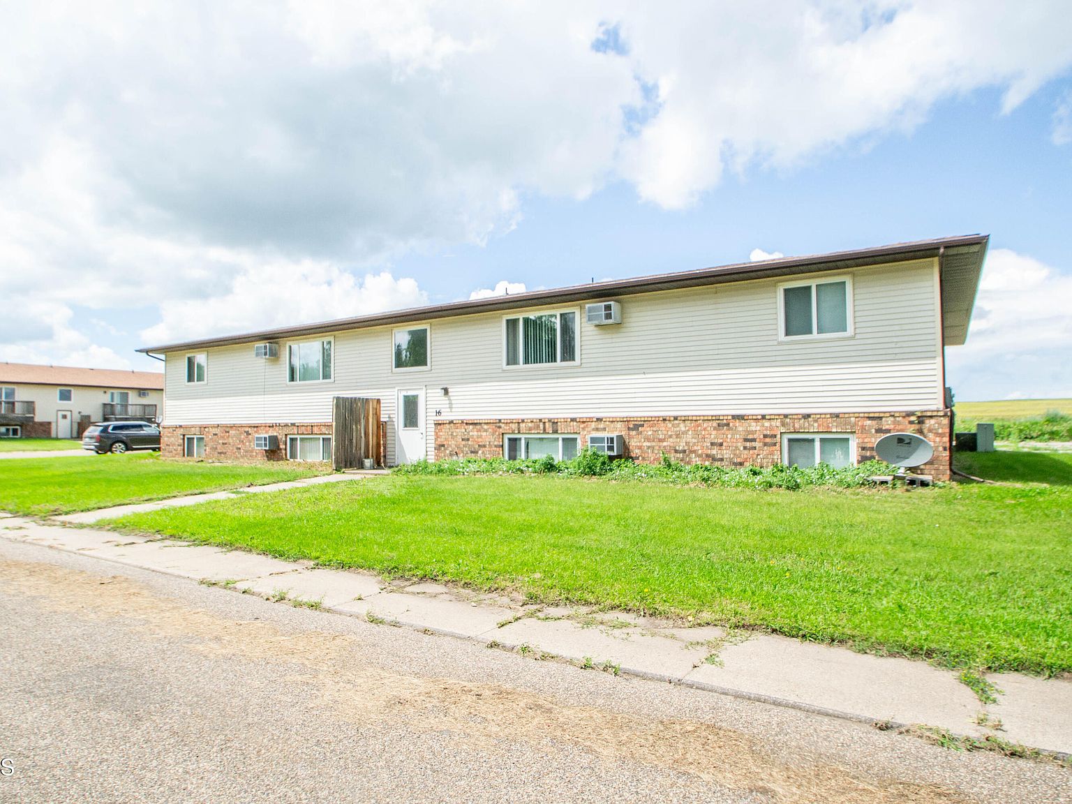 16 11th St NW, Hazen, ND 58545 | Zillow