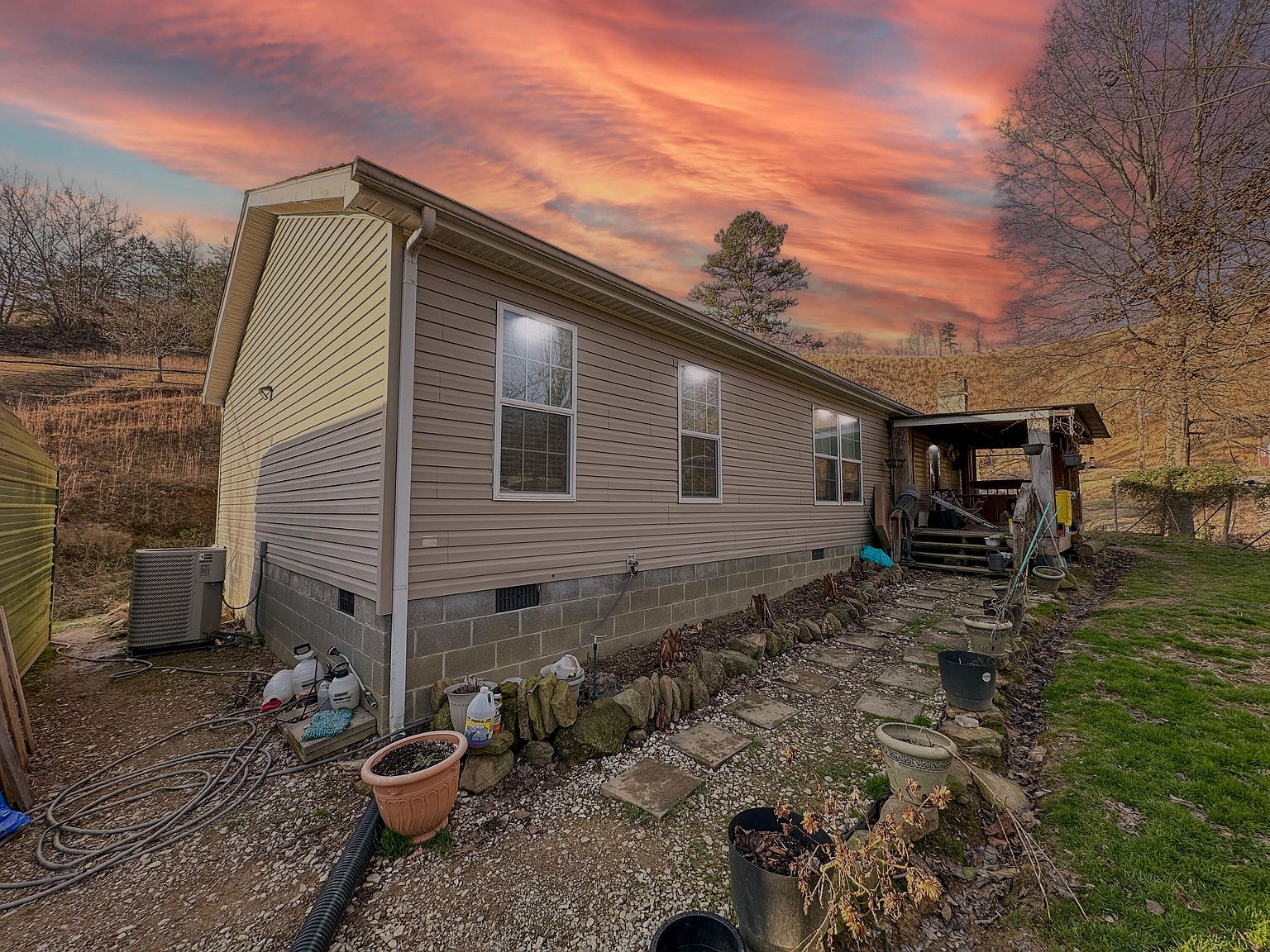 52 Coon Ridge Dr, Cannon, KY 40923 | Zillow