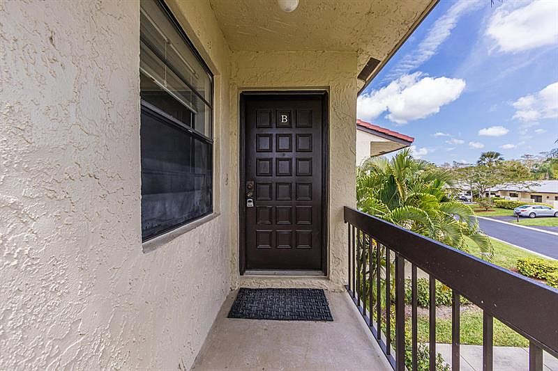 8520 Casa Del Lago Boca Raton FL | Zillow