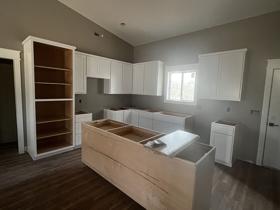 1413 Johnson St, Burns, TN 37029 | Zillow