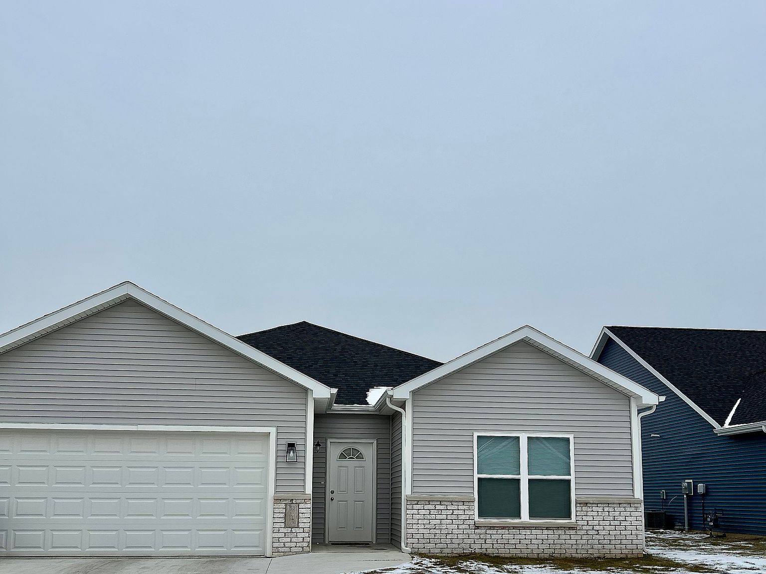 2040 Glastonbury Row, Fort Wayne, IN 46819 | Zillow