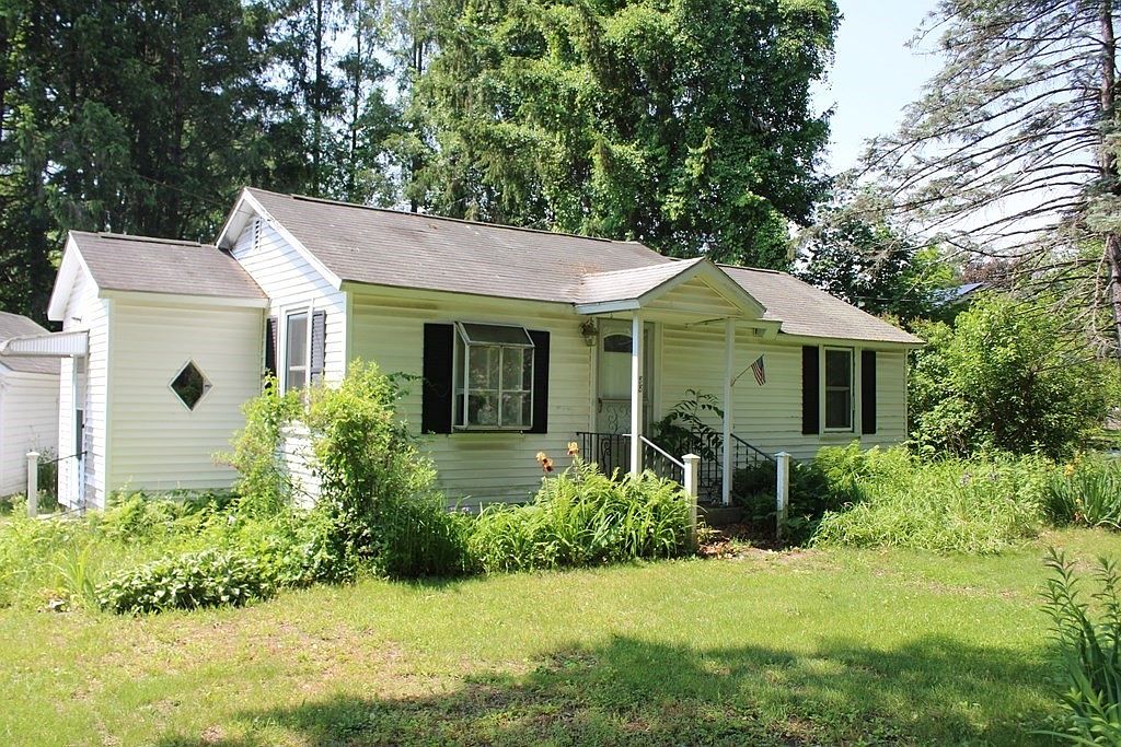 88 Fairview St E, Greenfield, MA 01301 | Zillow