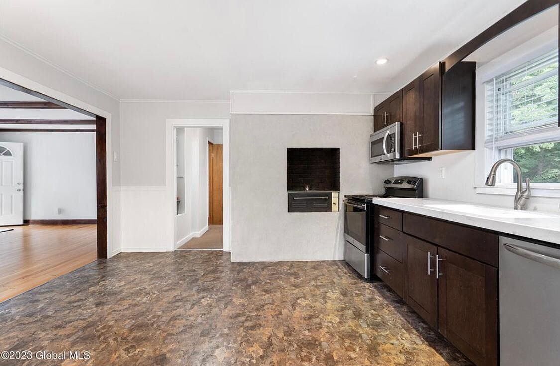 181 Traver Rd #4, Gansevoort, NY 12831 | Zillow