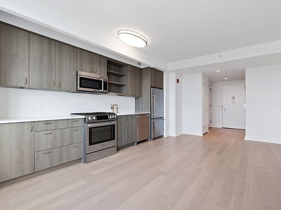 515 W 38th St APT 23G, New York, NY 10018 | Zillow