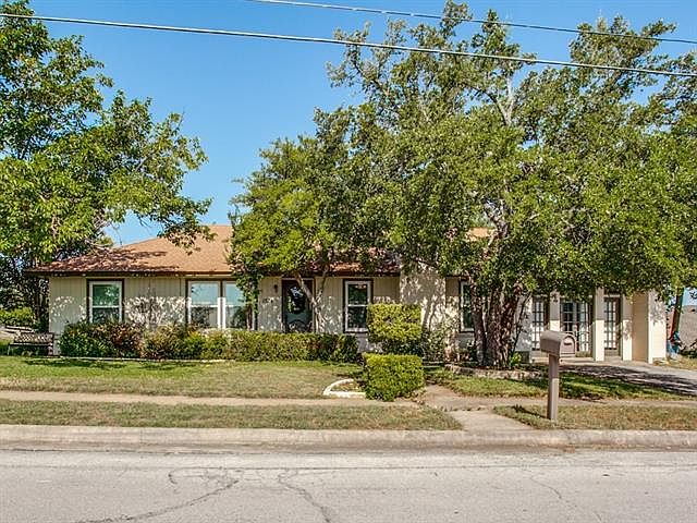 1504 S Trinity St, Decatur, TX 76234 | Zillow