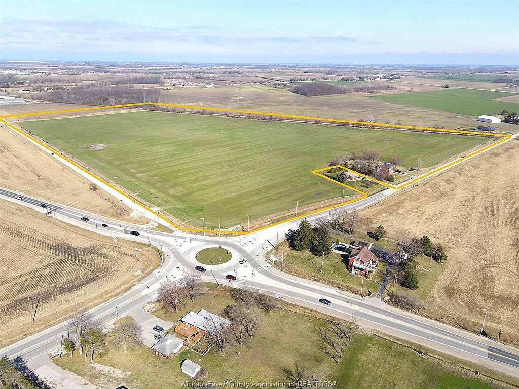 2608 S Talbot Rd, Tecumseh, ON N0R 1K0 | MLS #24005703 | Zillow