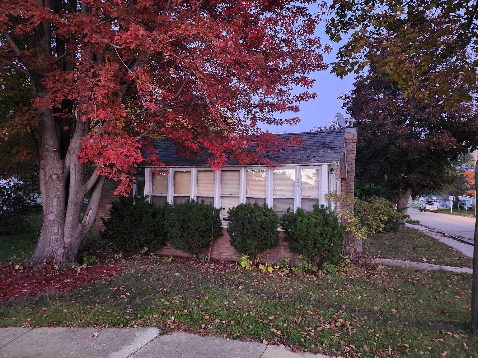 1001 Sherman Ave, Manchester, IA 52057 | Zillow