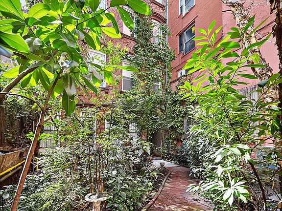 18R Spring St, New York, NY 10012 | Zillow
