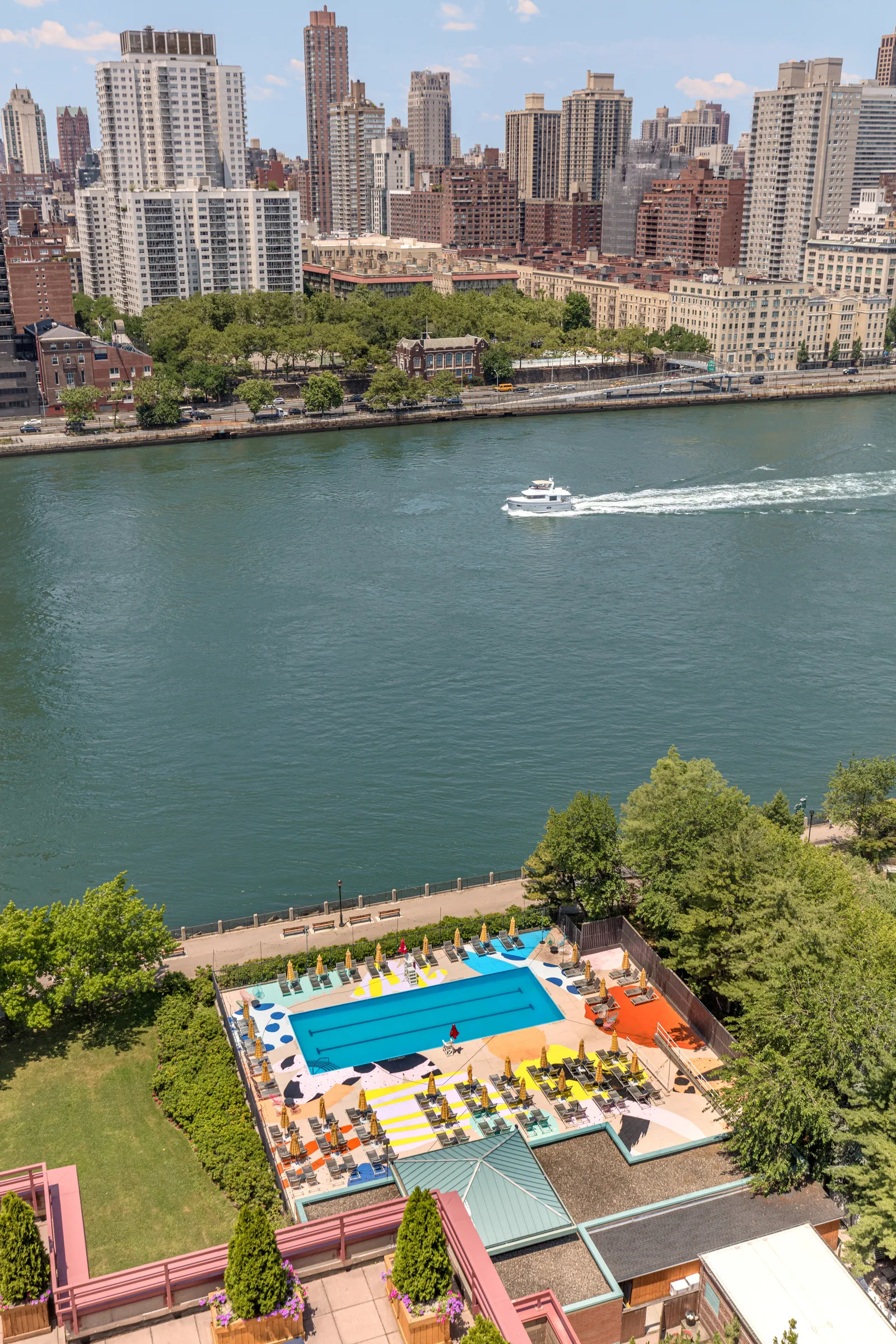 Manhattan Park at 10 River Road in Roosevelt Island : Sales, Rentals ...