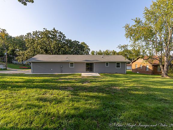 1028 Armstrong Street, West Plains, MO 65775 | MLS #60250145 | Zillow