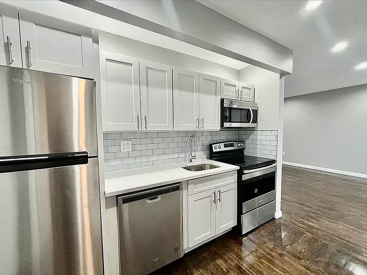 215 E 164th St APT 2F, Bronx, NY 10456 | Zillow