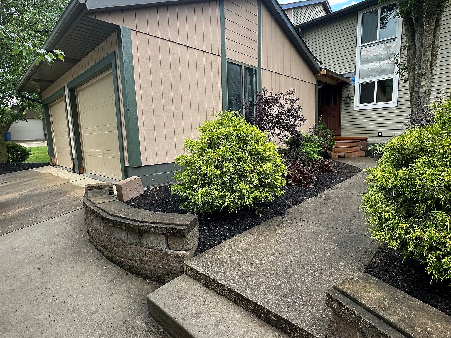 1944 Tennyson Ave NE #1944, Massillon, OH 44646 | Zillow