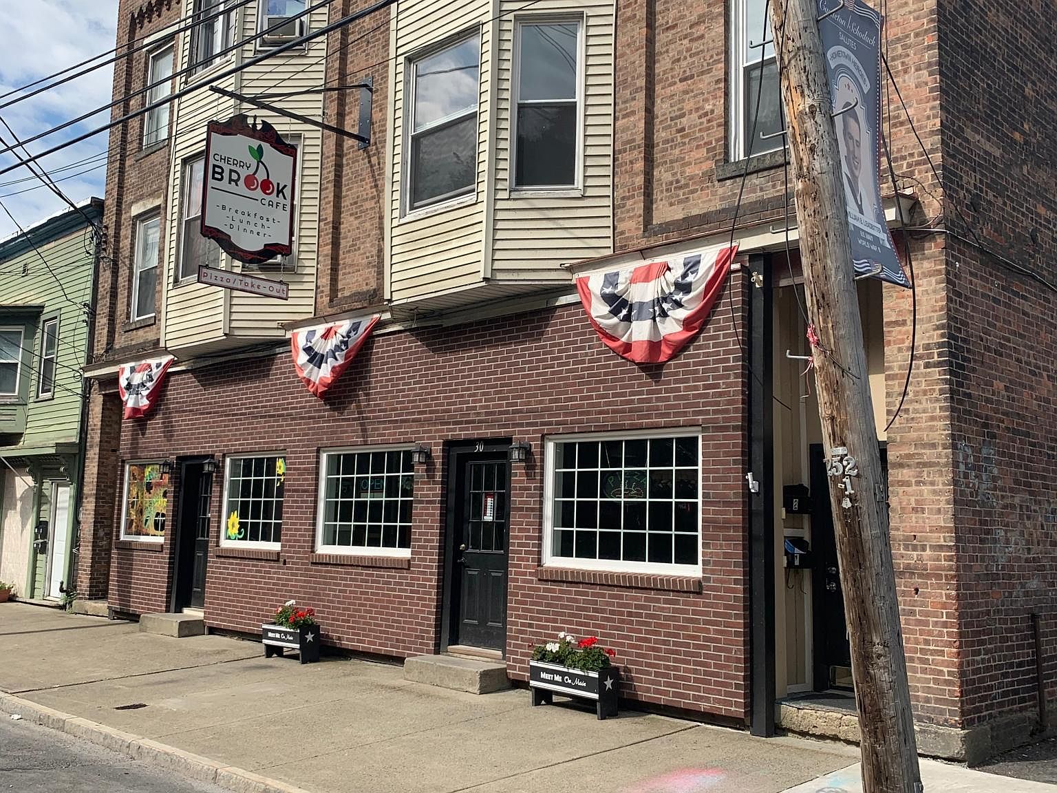 28 S Main St, Castleton On Hudson, NY 12033 | Zillow