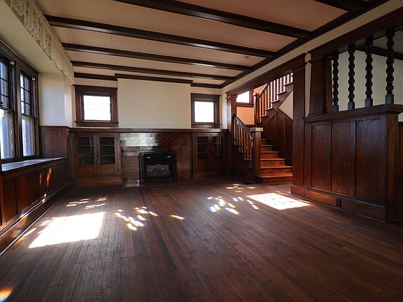 Check out those built-ins! Spacious family room in Kentucky. $124,900 ...