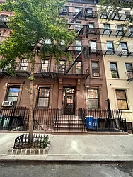 354 West 48th Street #1R in Hell's Kitchen, Manhattan | StreetEasy