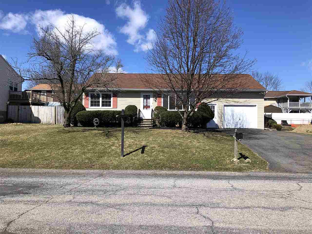 15 Hunter Ave, Latham, NY 12110 | Zillow