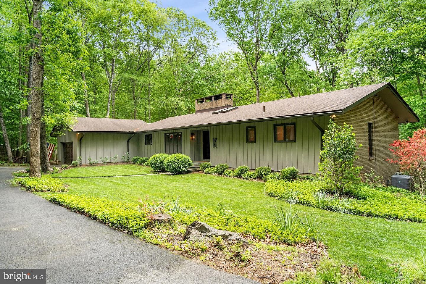 9509 Watts Rd, Great Falls, VA 22066 | Zillow