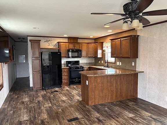 32-812 S 9th St, Mattoon, IL 61938 | Zillow