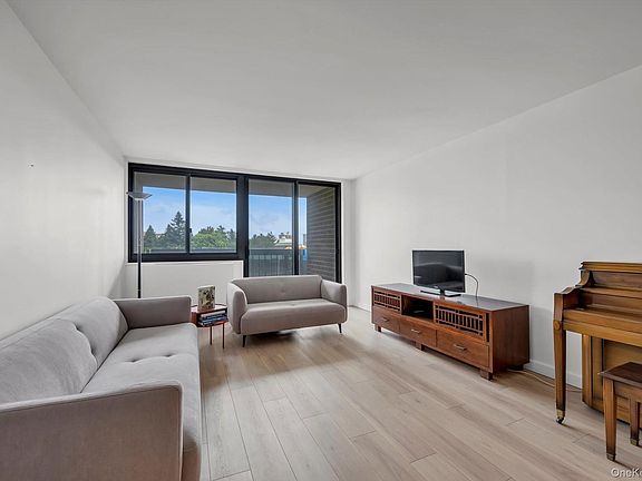 2 Bay Club Drive #2B, Bayside, NY 11360 | Zillow