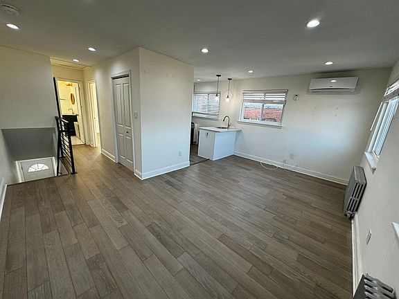 212 Webster St NE APT 2, Washington, DC 20011 | Zillow