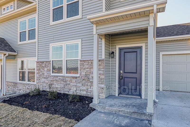 27322 E Oak View Dr, Lees Summit, MO 64086 | Zillow