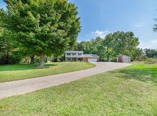 61201 Us Highway 131, Three Rivers, MI 49093 | Zillow