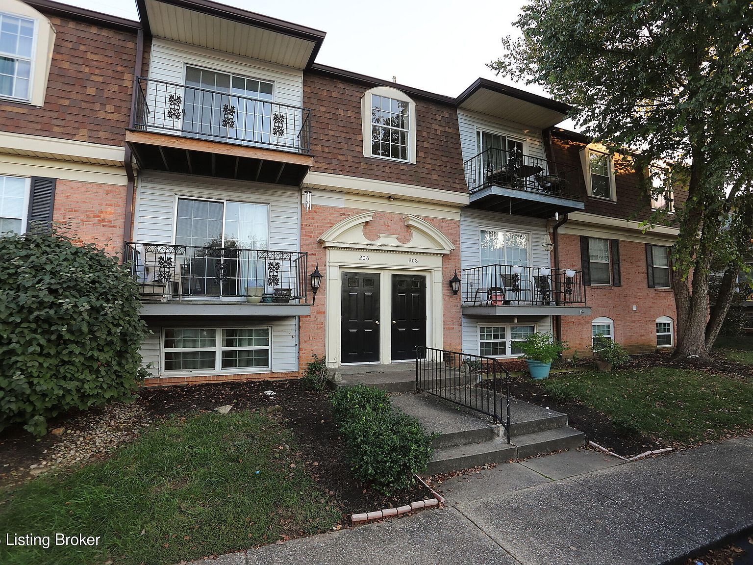 208 Flanders Ct APT 3, Louisville, KY 40218 | MLS #1699474 | Zillow