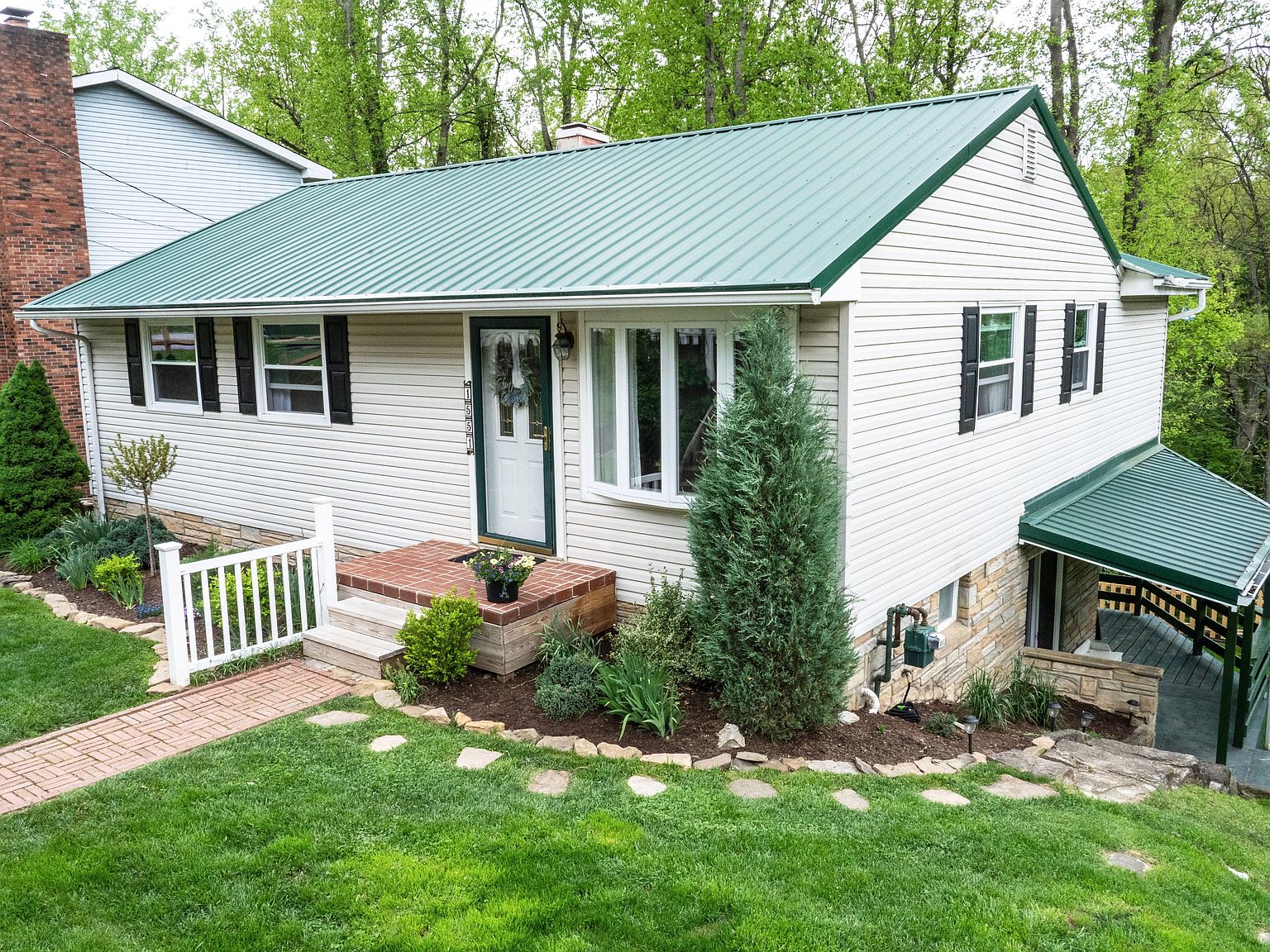 1551 Ravinia Rd, Charleston, WV 25314 | Zillow