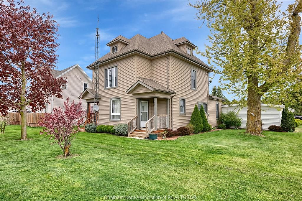 126 126/128 Erie St S, Chatham Kent, ON N0P 2C0 | MLS #25011301 | Zillow