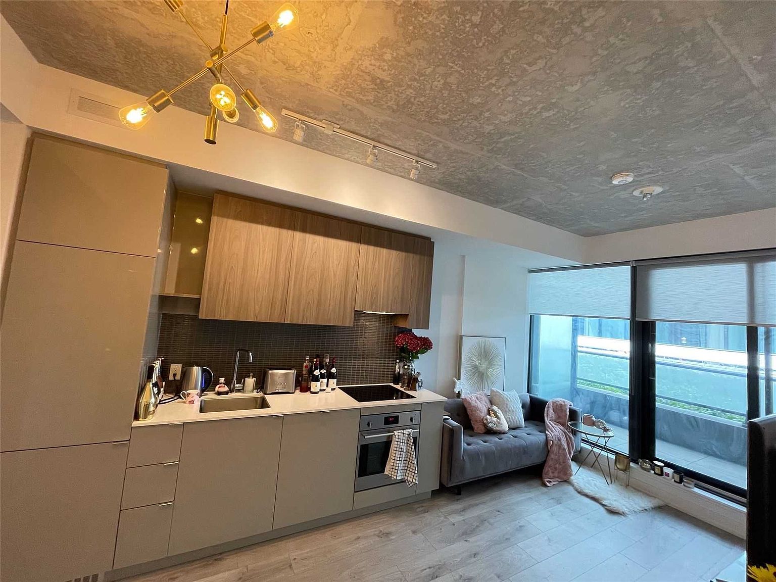 161 Roehampton Ave #227, Toronto, ON M4P 0C8 | Zillow