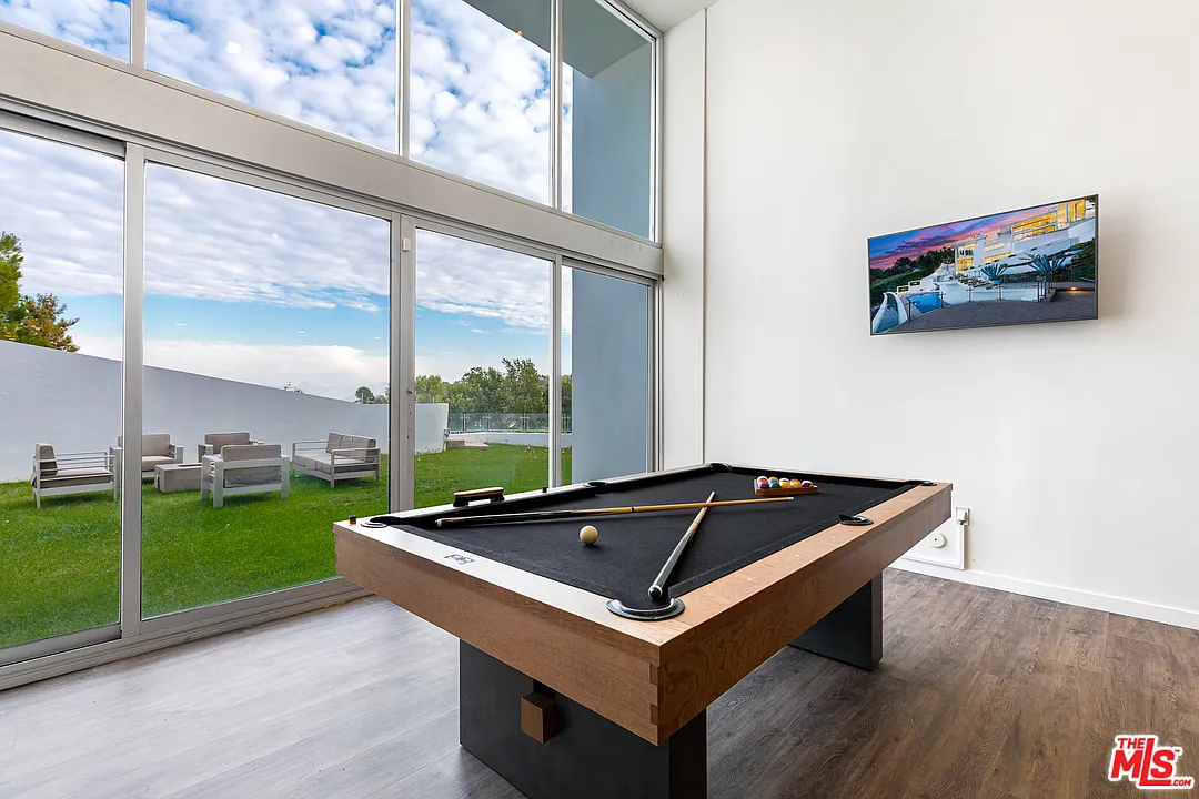 Abandoned: Inside Mary J. Blige's Former Hollywood Hills Mansion ...