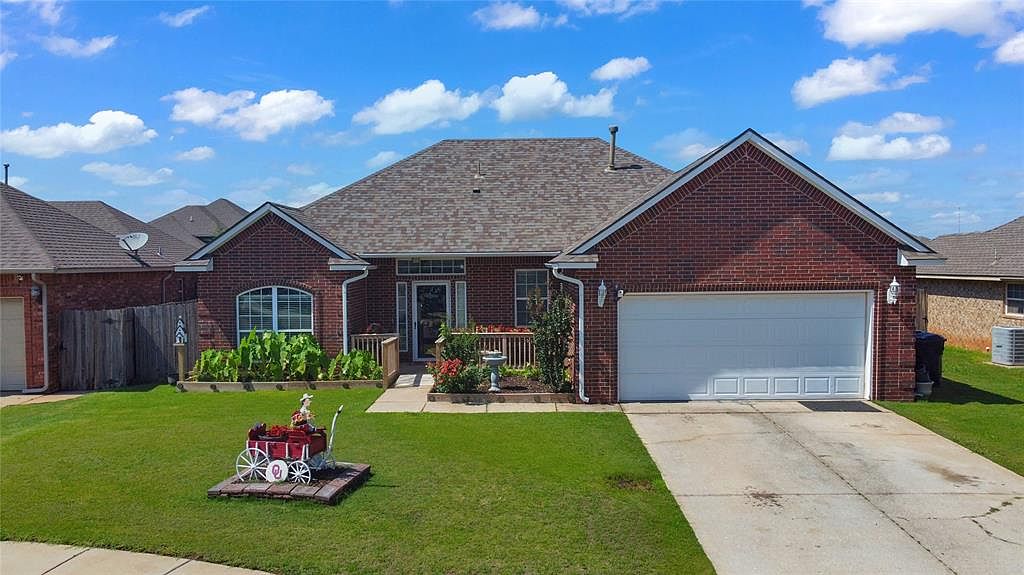 1005 NE 32nd St, Moore, OK 73160 | Zillow