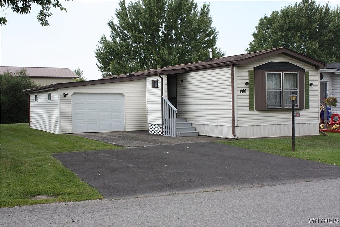 480 Chestnut Dr, Lockport, NY 14094 | Zillow