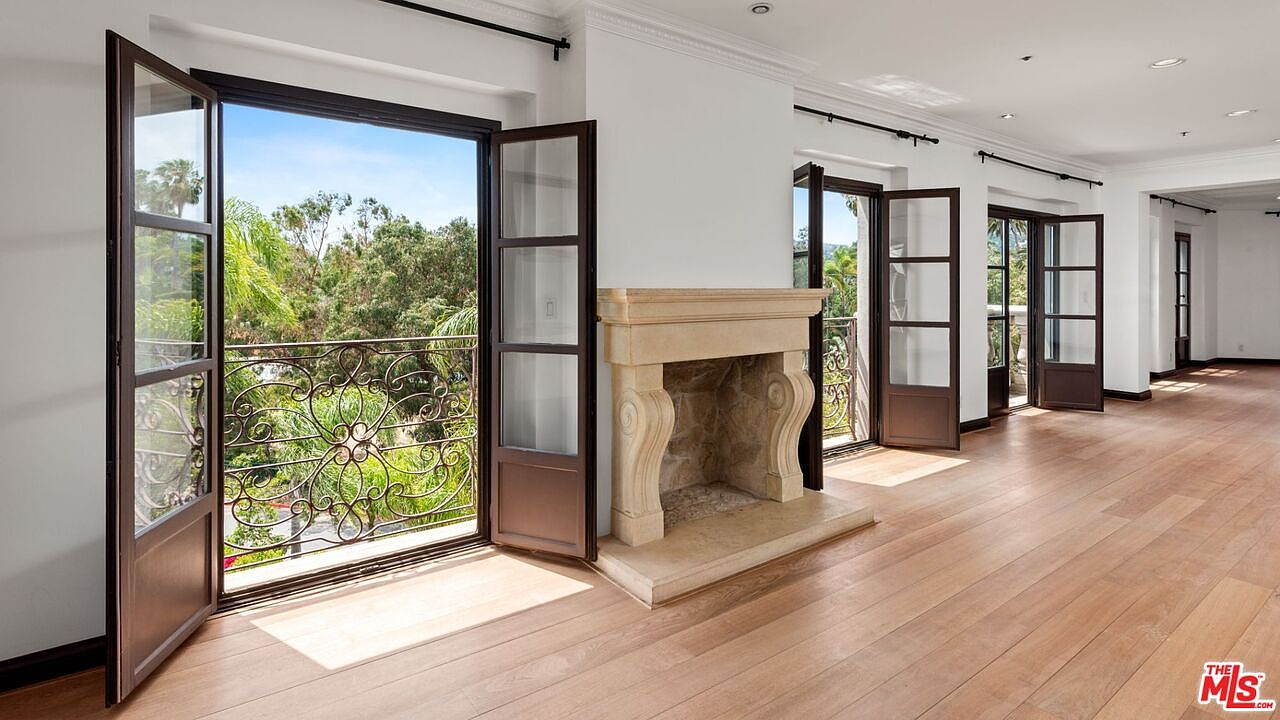 425 N Maple Dr UNIT 503, Beverly Hills, CA 90210 | MLS #23-288005 | Zillow