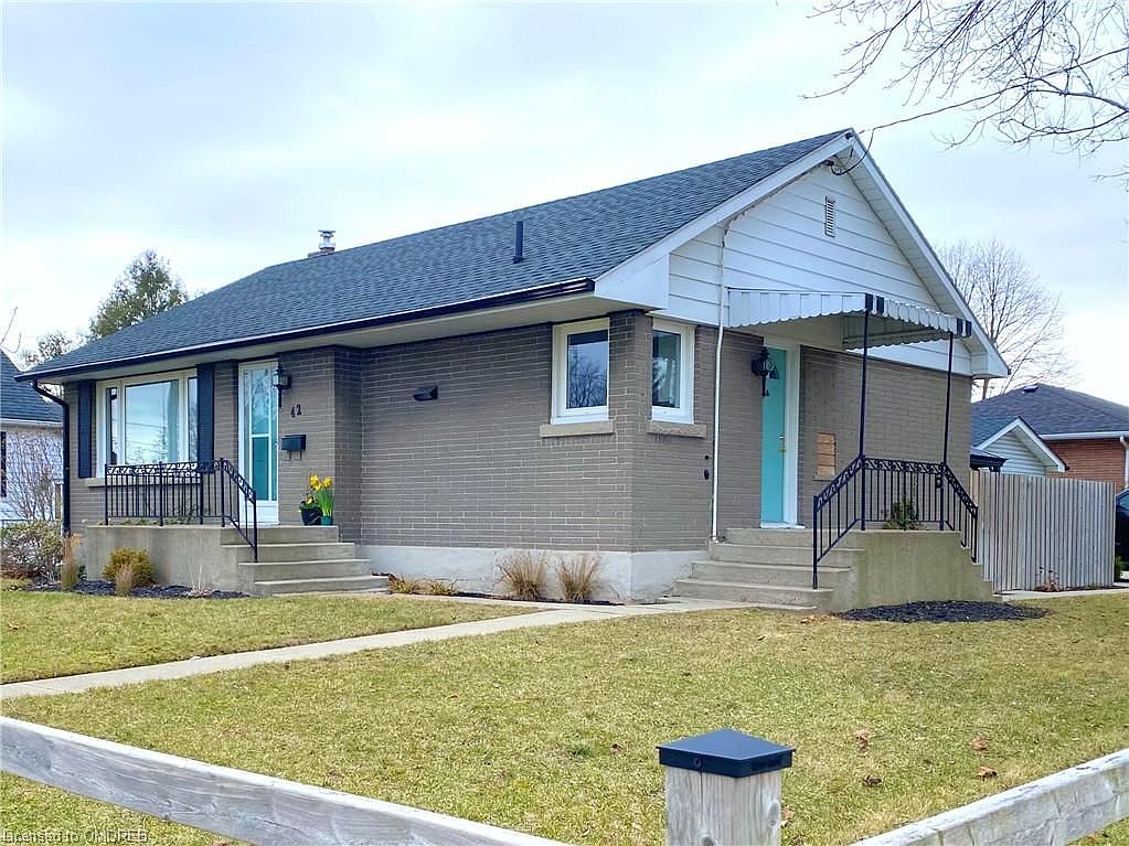 42 Hamilton Ave, Brantford, ON N3S 6Z9 | Zillow