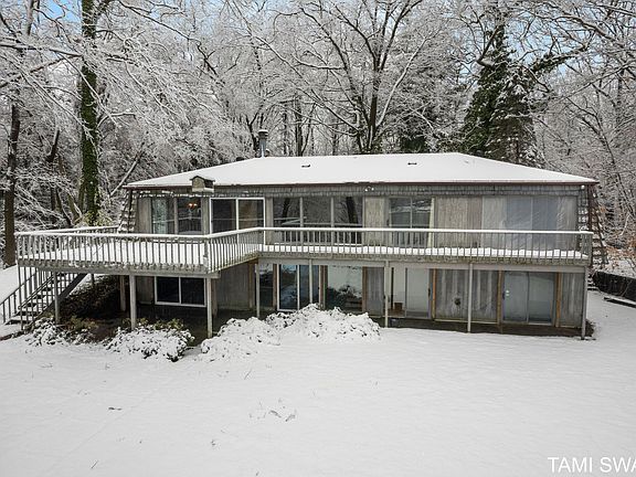 18480 W Spring Lake Rd, Spring Lake, MI 49456 | MLS #24003147 | Zillow