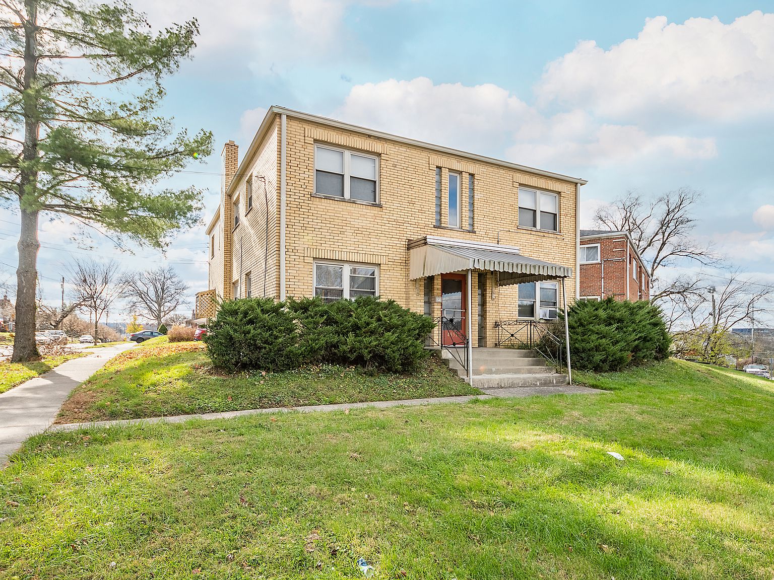 4851 Madison Rd APT 2, Cincinnati, OH 45227 | Zillow