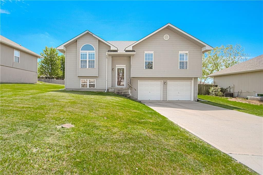 2221 Madison Ave, Excelsior Springs, MO 64024 | Zillow