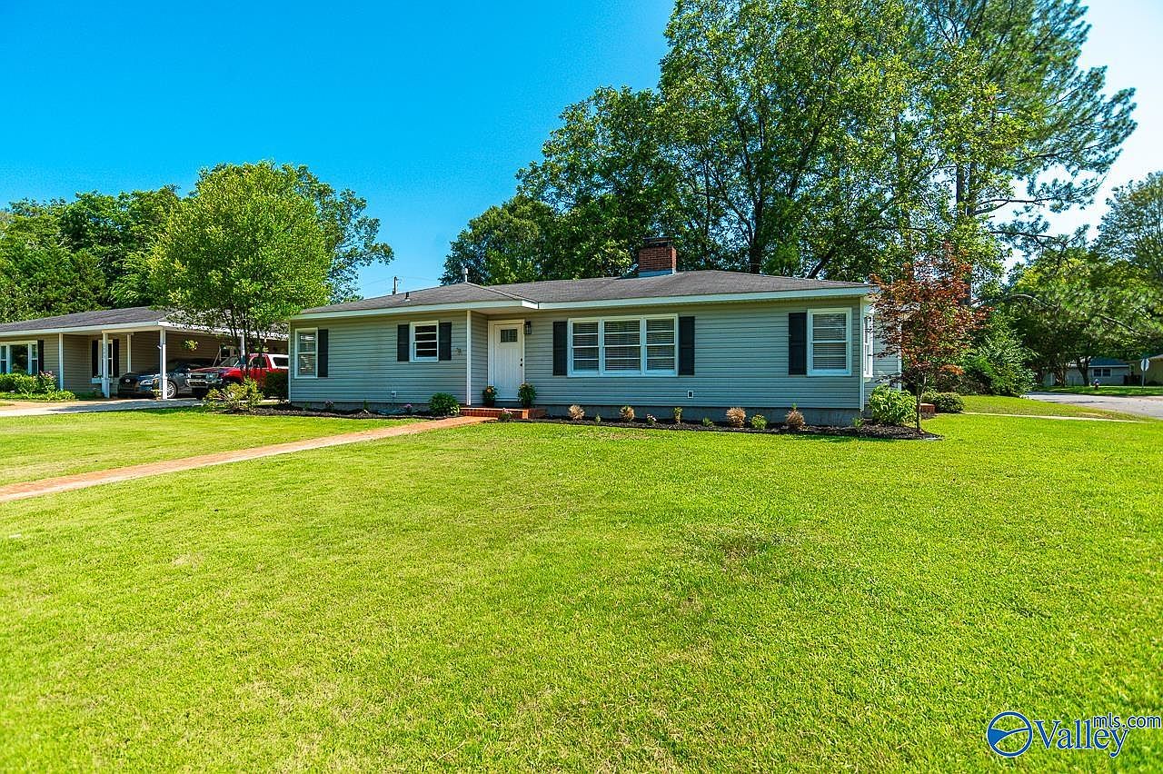 2001 12th St SE, Decatur, AL 35601 | Zillow