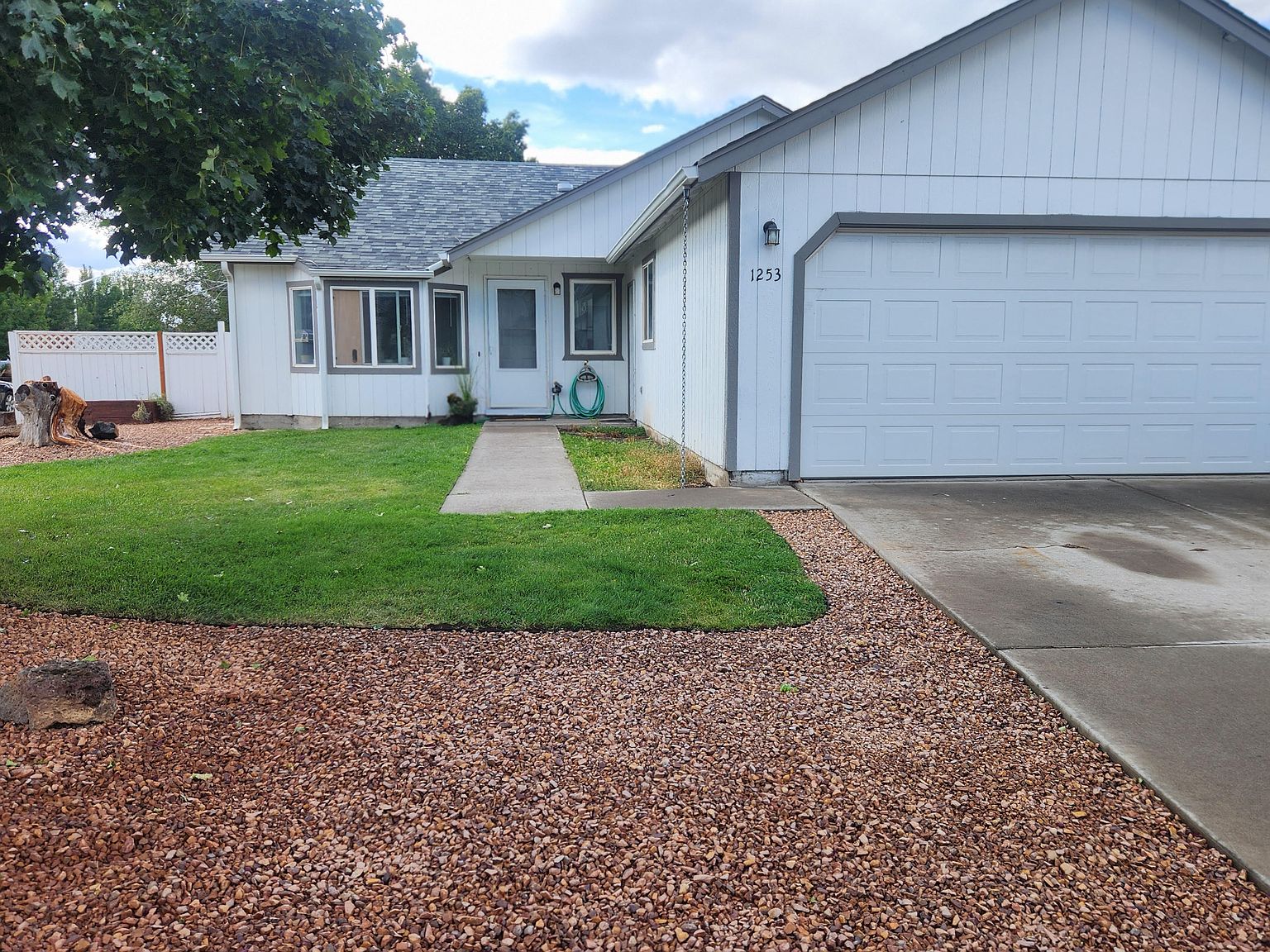 1253 SW 33rd St, Redmond, OR 97756 | Zillow