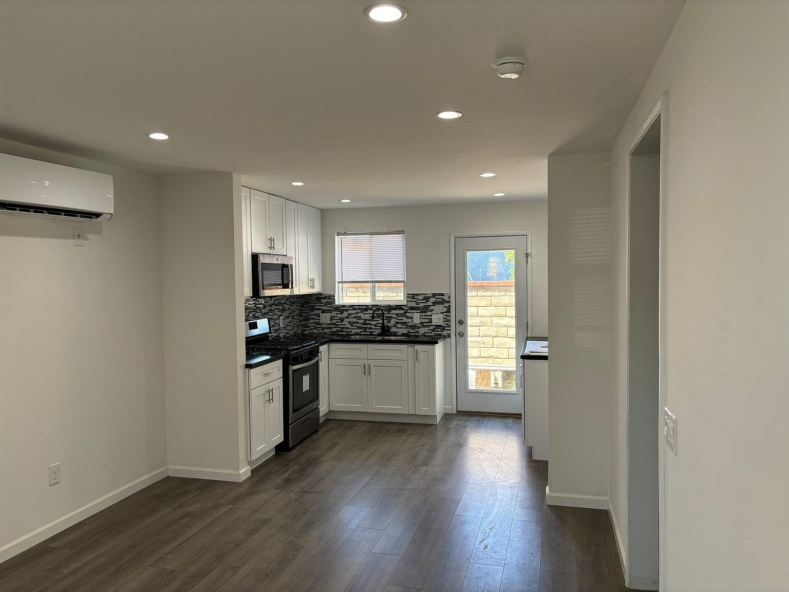 10685 N Ilex Ave, Pacoima, CA 91331 | Zillow