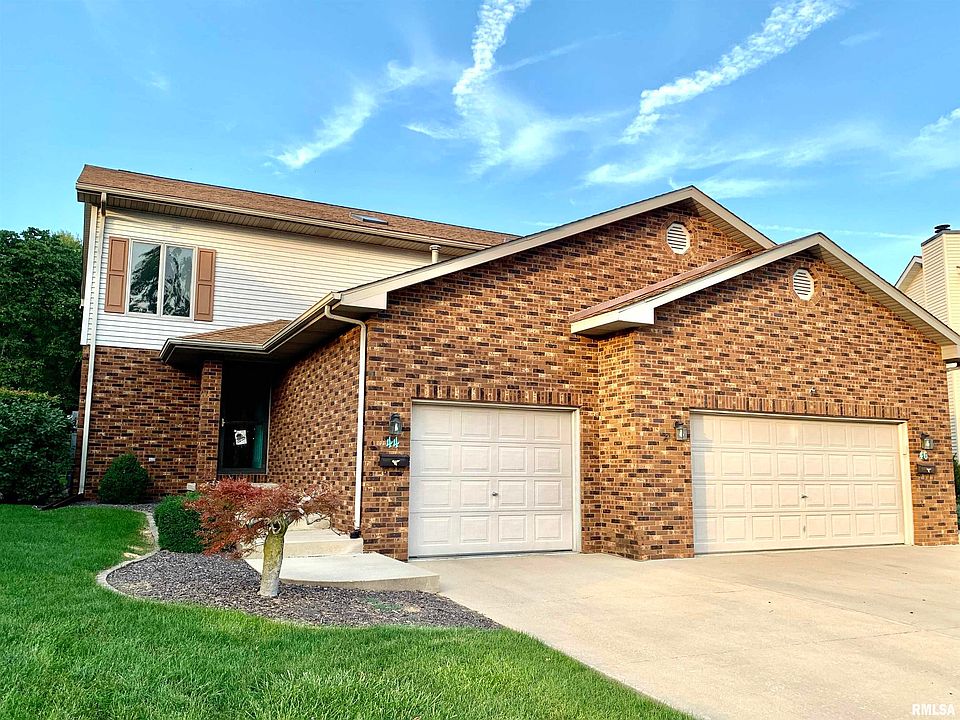 44 & 46 Book Ln, Jacksonville, IL 62650 | Zillow