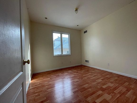 45 Wheeler Ave #3, Staten Island, NY 10314 | Zillow