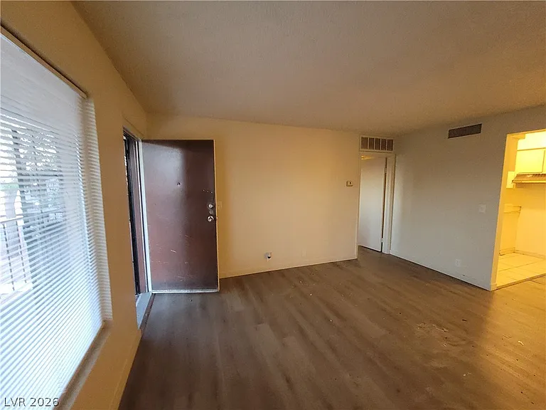 615 S Royal Crest Cir Apt 10, Las Vegas, NV 89169 | HotPads