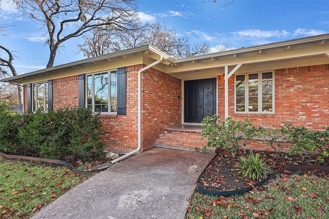 1010 Knott Pl, Dallas, TX 75208 | Zillow