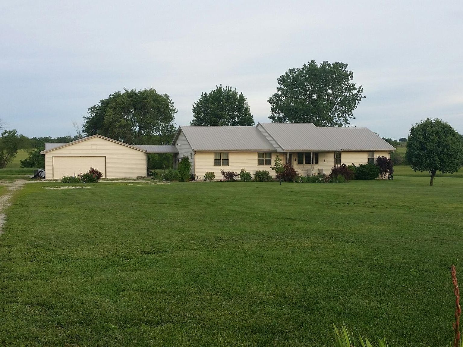 1384 125th St, Redfield, KS 66769 | Zillow