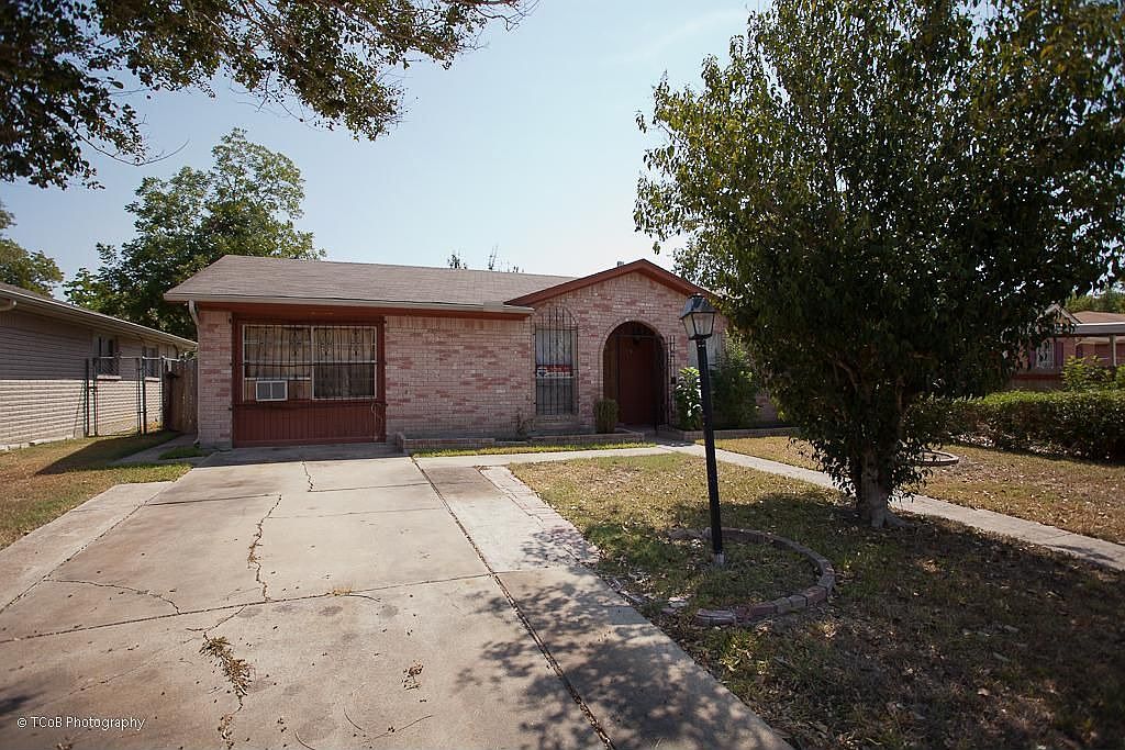 12911 Segrest Dr, Houston, TX 77047 | Zillow