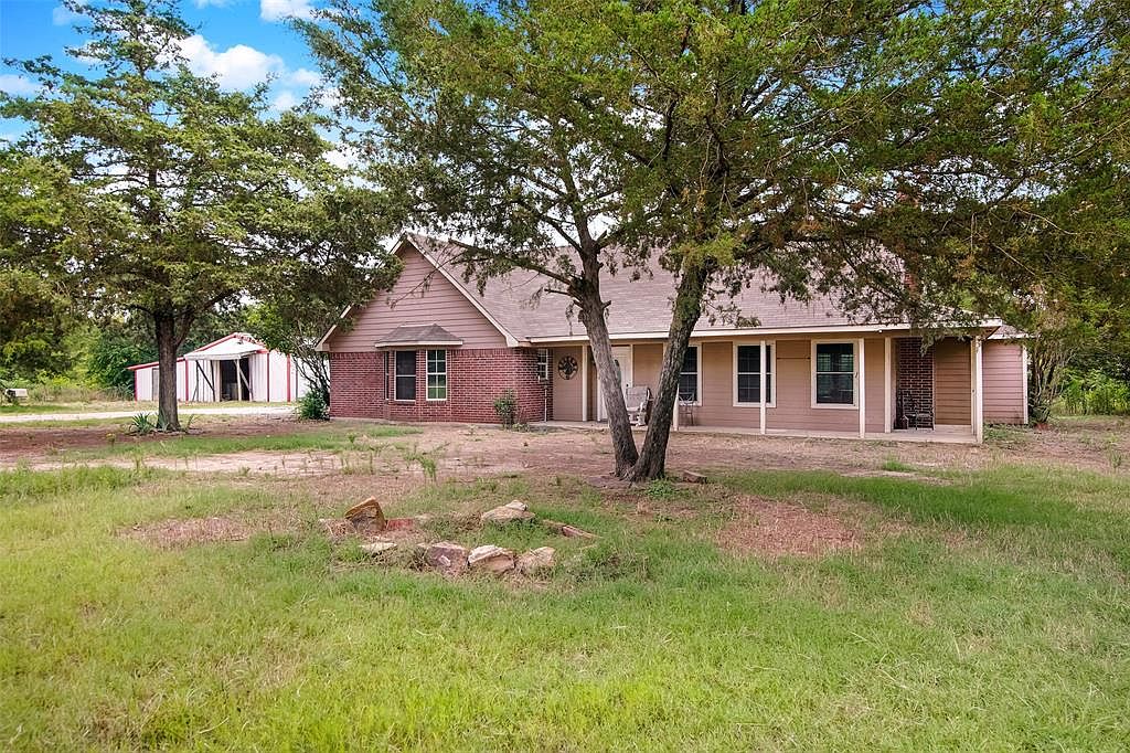 1013 Rs County Road 1530, Point, TX 75472 | Zillow