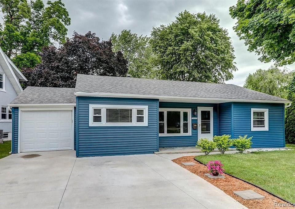 25736 E Huron River Dr, Flat Rock, MI 48134 | Zillow